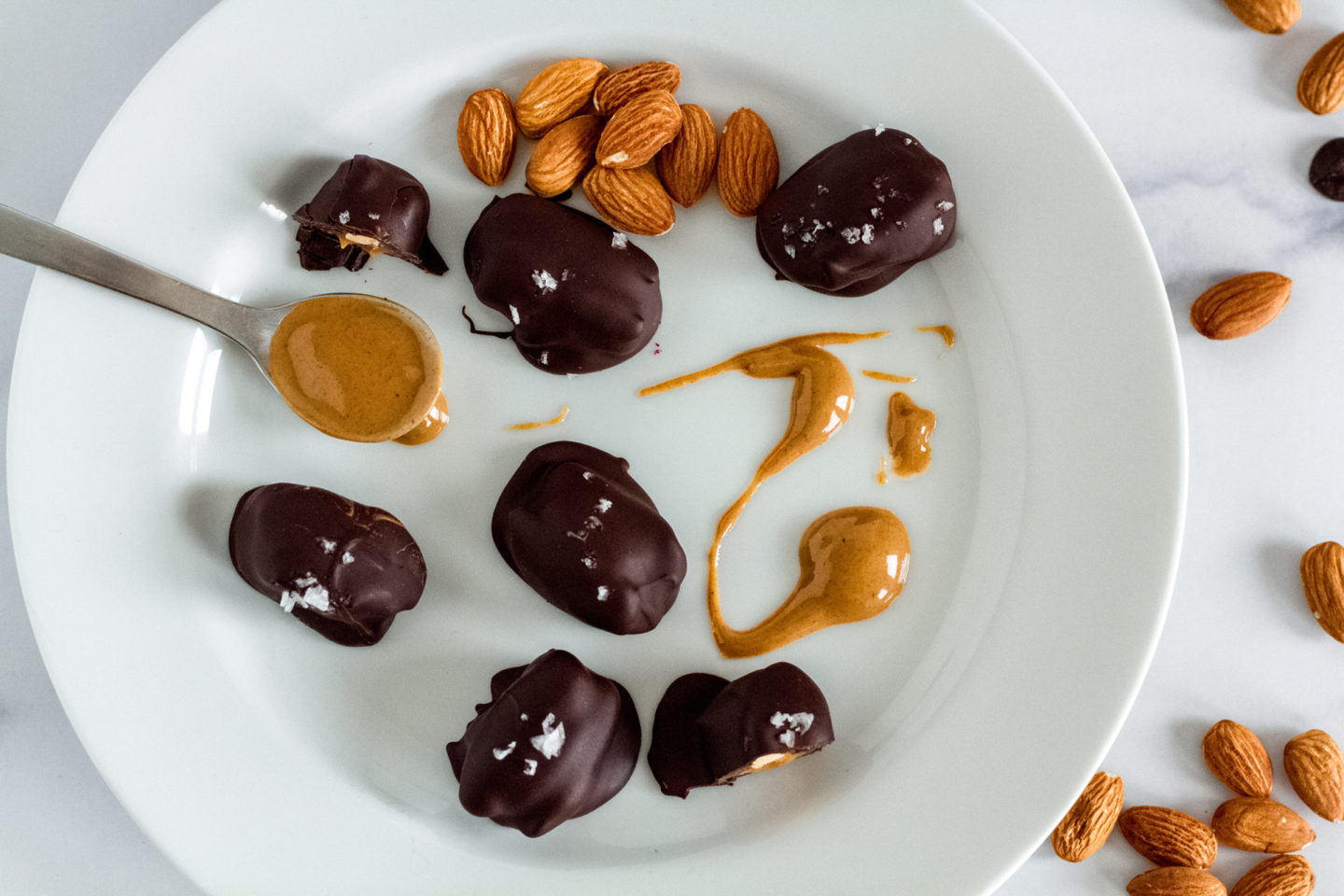 4 Ingredient Dark Chocolate Vegan Snickers Stuffed Dates – Another ...
